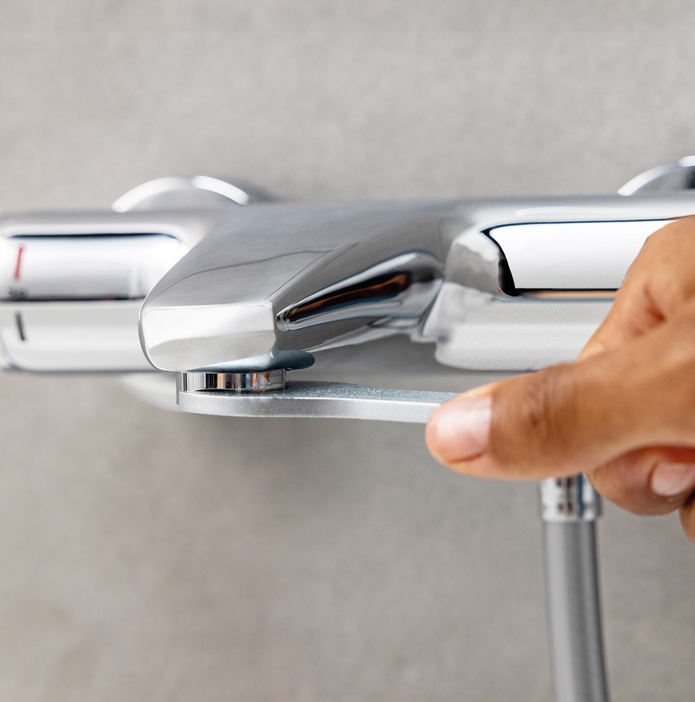 GROHE QuickSpanner for easy thermostat installation